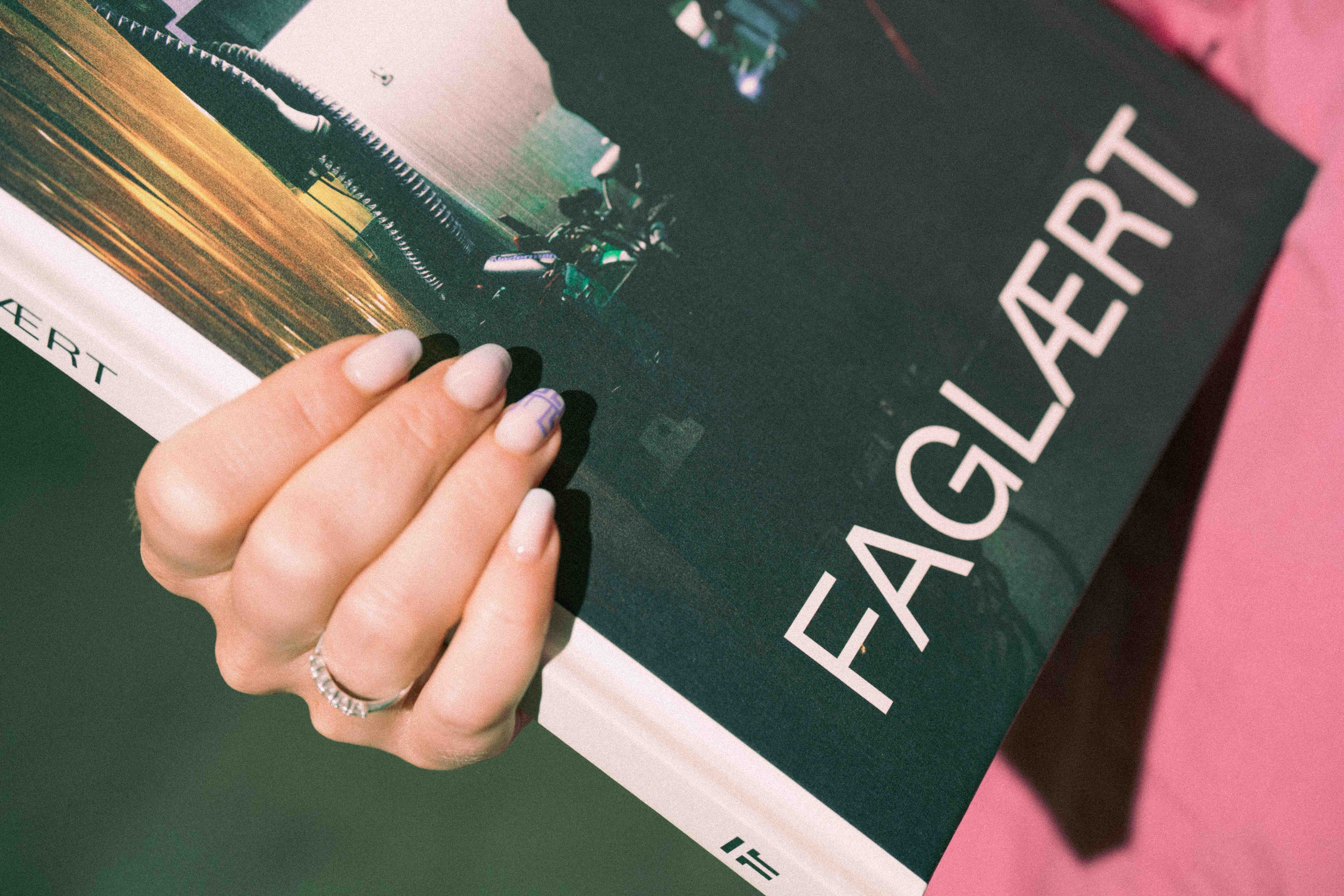 Fotobogen og -udstillingen FAGLÆRT | TEC